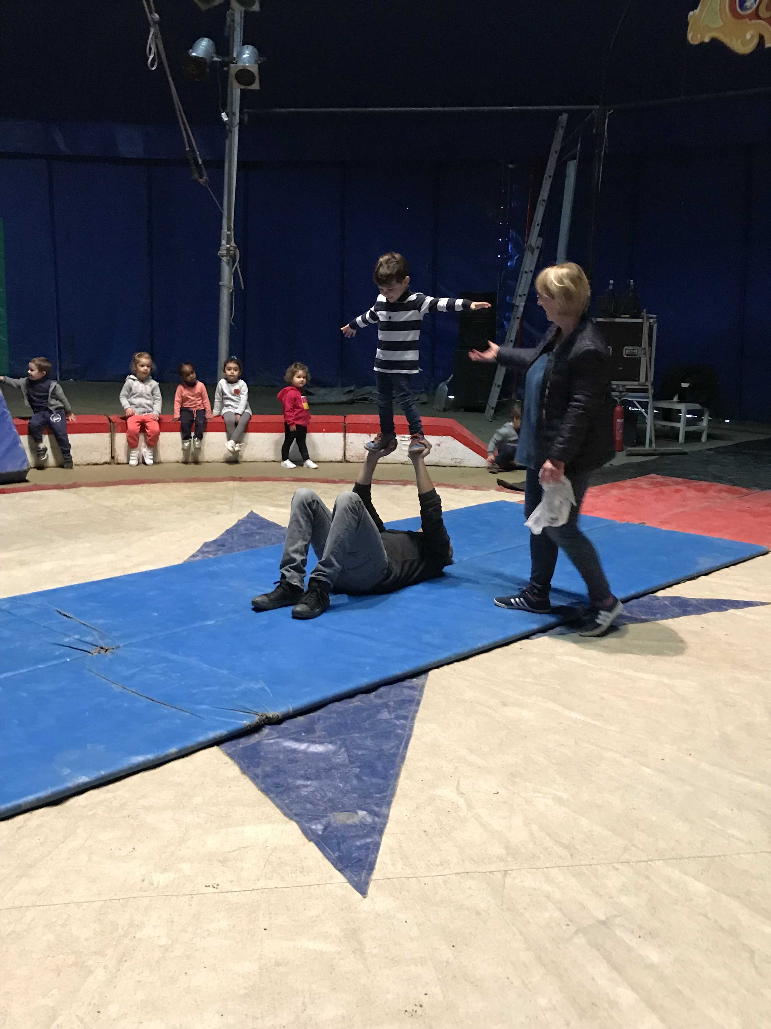 Le cirque à l'école