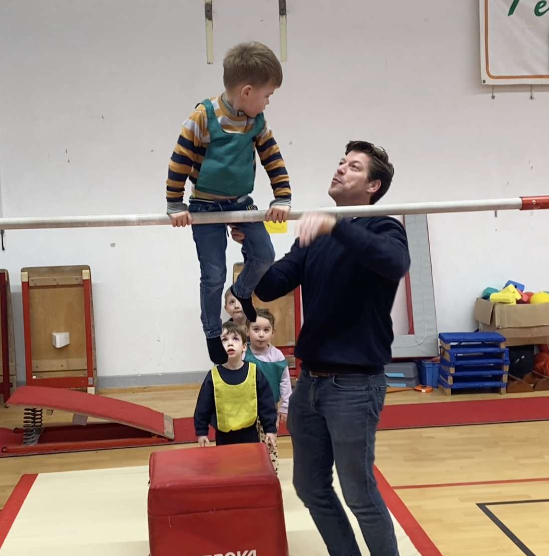 Cours de gymnastique en PS et MS